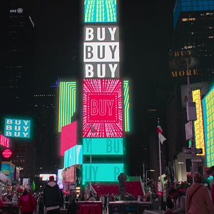 Buy Now: The Shopping Conspiracy - Dokumentarfilm 2024 - FILMSTARTS.de