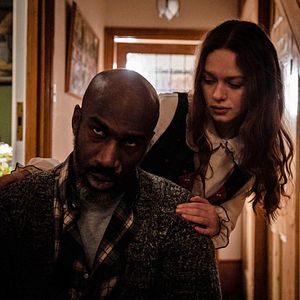 Little Bone Lodge - Film 2023 - FILMSTARTS.de