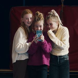 Lars ist LoL - Film 2023 - FILMSTARTS.de