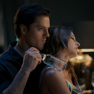 Fall For Me - Film 2025 - FILMSTARTS.de