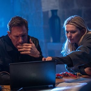 Classified - Film 2024 - FILMSTARTS.de