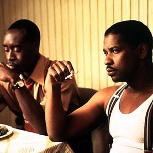 Teufel in Blau - Film 1995 - FILMSTARTS.de