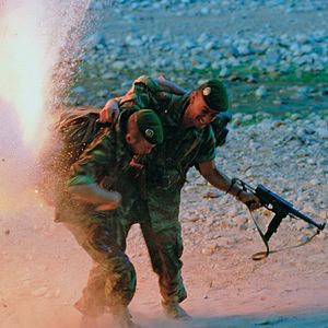 Deserter - Film 2002 - FILMSTARTS.de