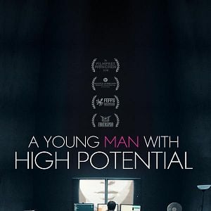 A Young Man With High Potential: Bilder und Fotos - FILMSTARTS.de