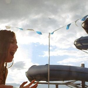 Aquaslash - Vom Spassbad zum Blutbad - Film 2019 - FILMSTARTS.de