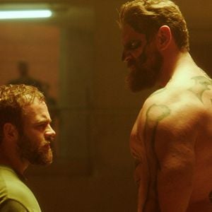 Knuckledust - Film 2020 - FILMSTARTS.de