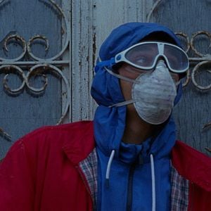 Atomic Summer - Film 2021 - FILMSTARTS.de