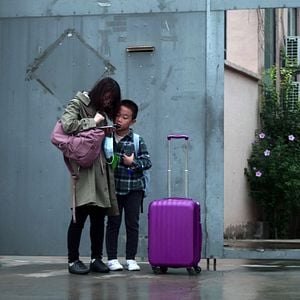 Total Trust - Dokumentarfilm 2022 - FILMSTARTS.de