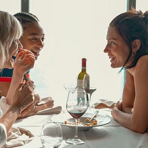 Diebinnen - Film 2023 - FILMSTARTS.de