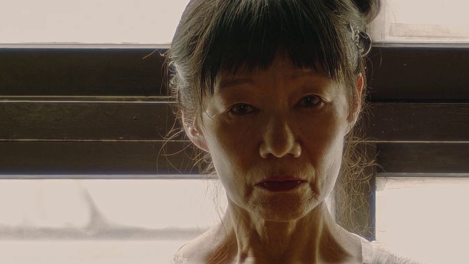 Invisible People Trailer - Invisible People Trailer OV - FILMSTARTS.de