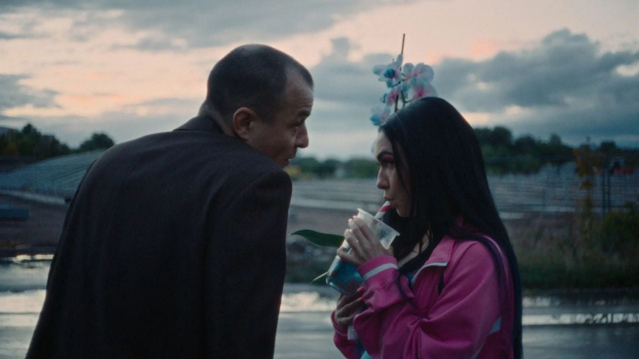 Mit Erdmännchen-Energie und den Bildern einer realen Geburt: Emma Nova ...