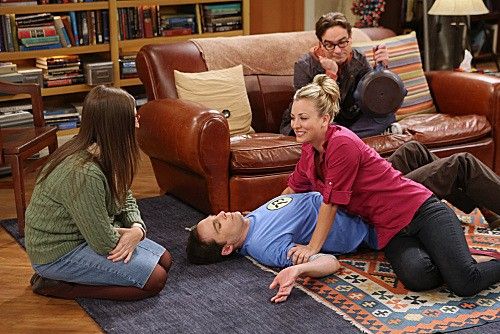 Bild zu Kaley Cuoco - The Big Bang Theory : Bild Johnny Galecki, Mayim Bialik, Kaley Cuoco, Jim ...