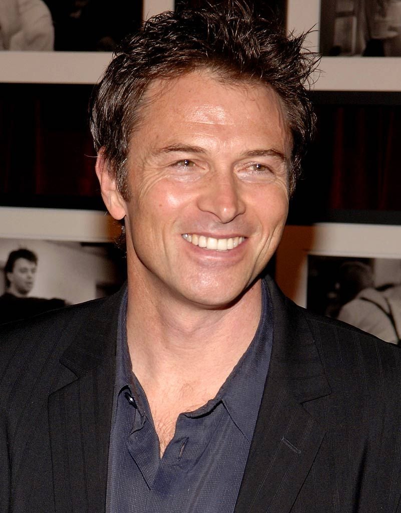 Bild zu Tim Daly - Kinoposter Tim Daly - Foto 102 von 129 - FILMSTARTS.de