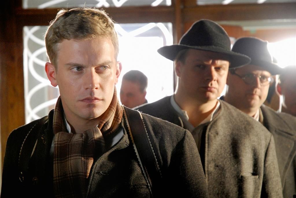 Bild zu Sebastian Bezzel - Bild Sebastian Bezzel - Foto 157 von 162 ...