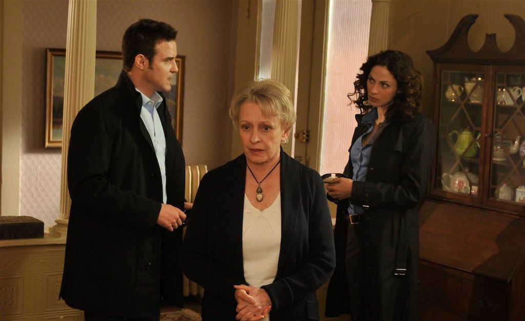 Warehouse 13: Bild Roberta Maxwell, Eddie McClintock, Joanne Kelly ...