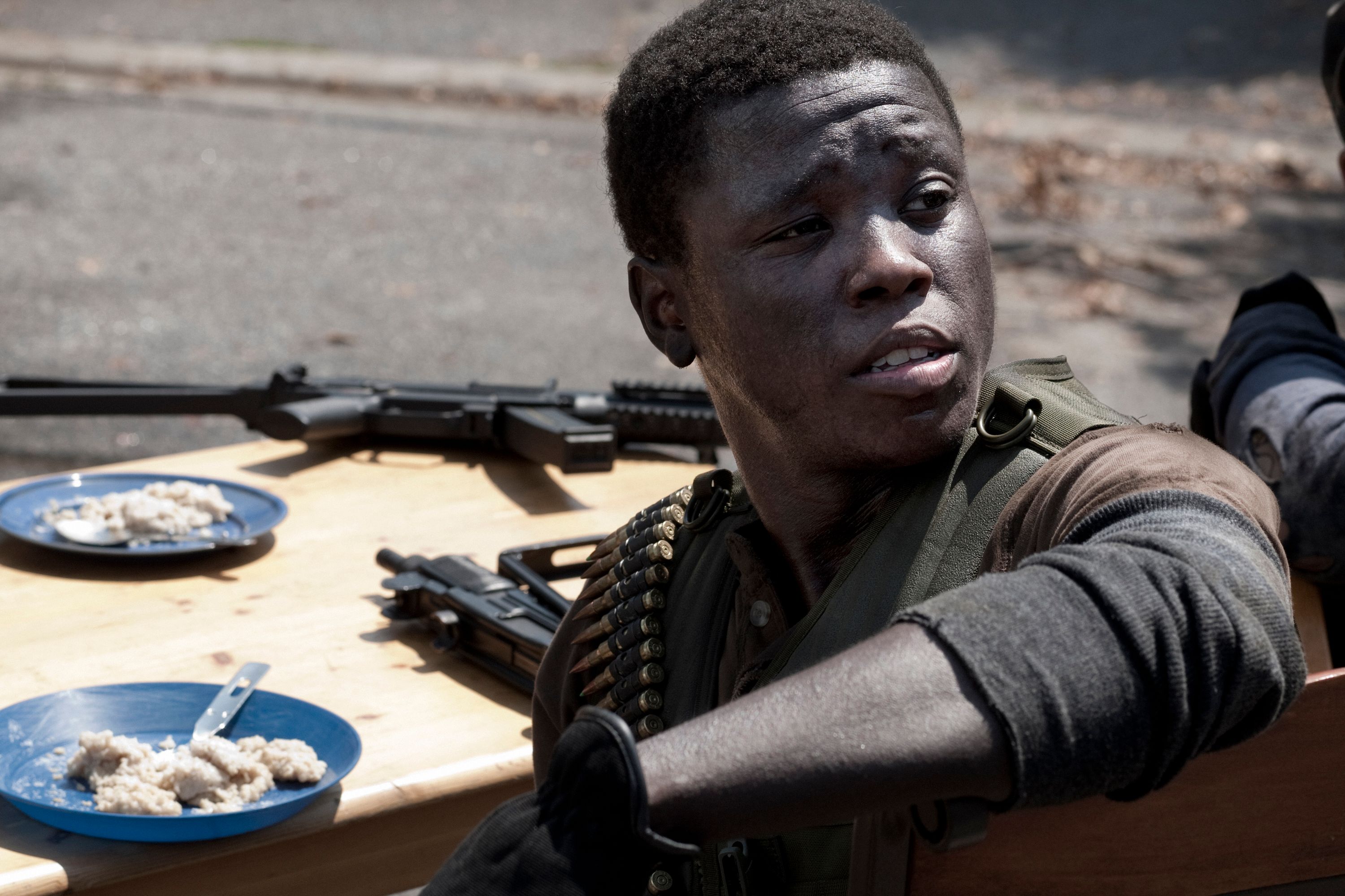 Bild zu Mpho Koaho - Falling Skies : Bild Mpho Koaho - Foto 10 von 11 ...
