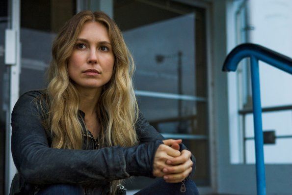 Sarah Carter Falling Skies Sarah Carter Falling Skies Season 4