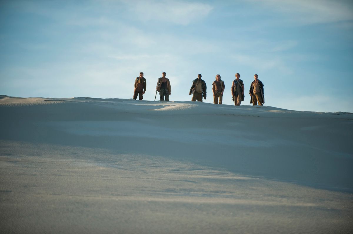 Bildergalerie Outcasts - Bild 28 von 29 - FILMSTARTS.de