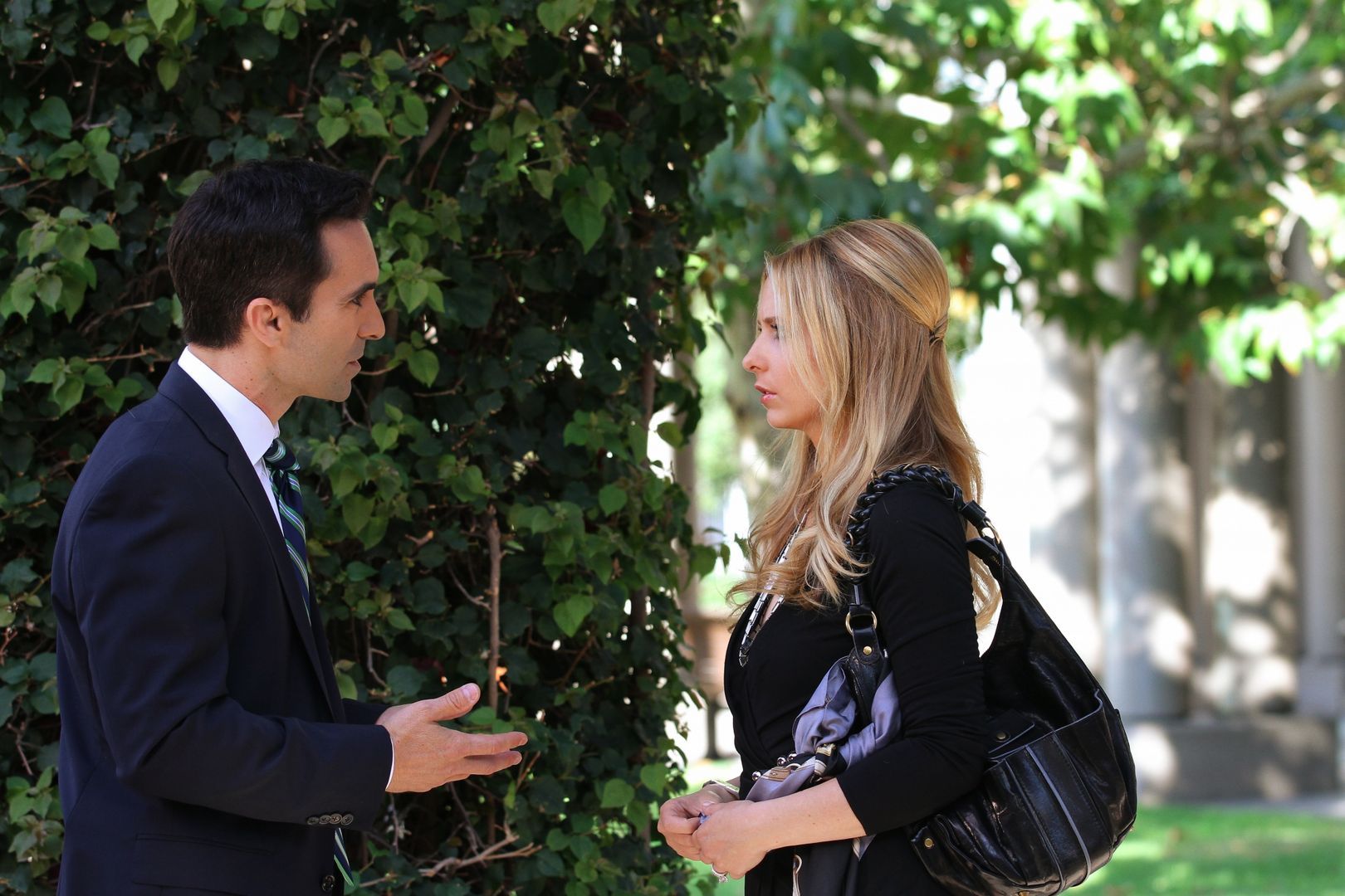 Ringer: Ringer : Bild Sarah Michelle Gellar, Néstor Carbonell - 99 von ...