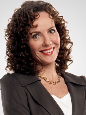 Laura Soltis : ihre Filme und Serien im Stream - FILMSTARTS.de