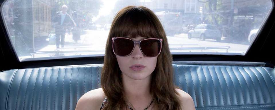 Kohle scheffeln 2.0: Im deutschen und englischen Trailer zu "Girlboss ...