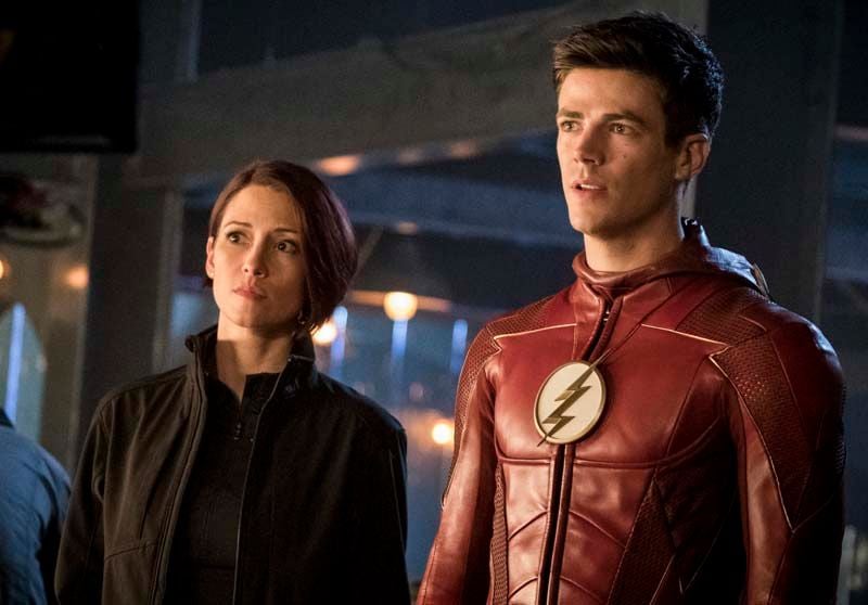 Nazi-Versionen von Supergirl, Arrow und The Flash auf fast 100 Bildern ...