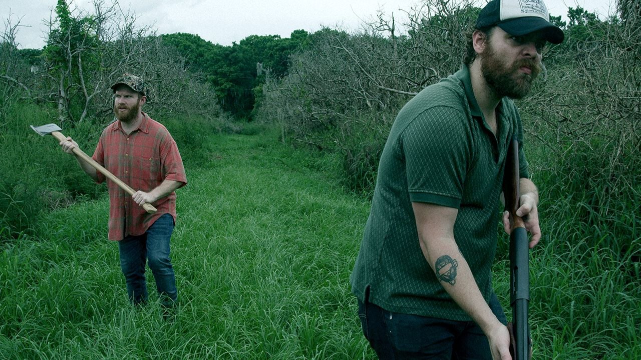 "After Midnight": Horror-Trailer zur düsteren Monsterjagd im Sumpf ...