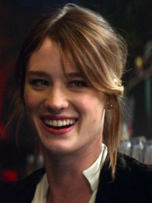 Mackenzie Davis Haar