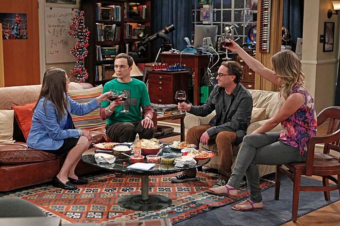 Bild zu Kaley Cuoco - The Big Bang Theory : Bild Jim Parsons, Johnny Galecki, Kaley Cuoco, Mayim ...