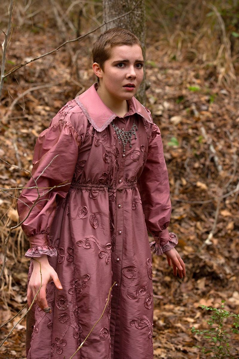 Salem: Salem : Bild Elise Eberle - 154 von 216 - FILMSTARTS.de