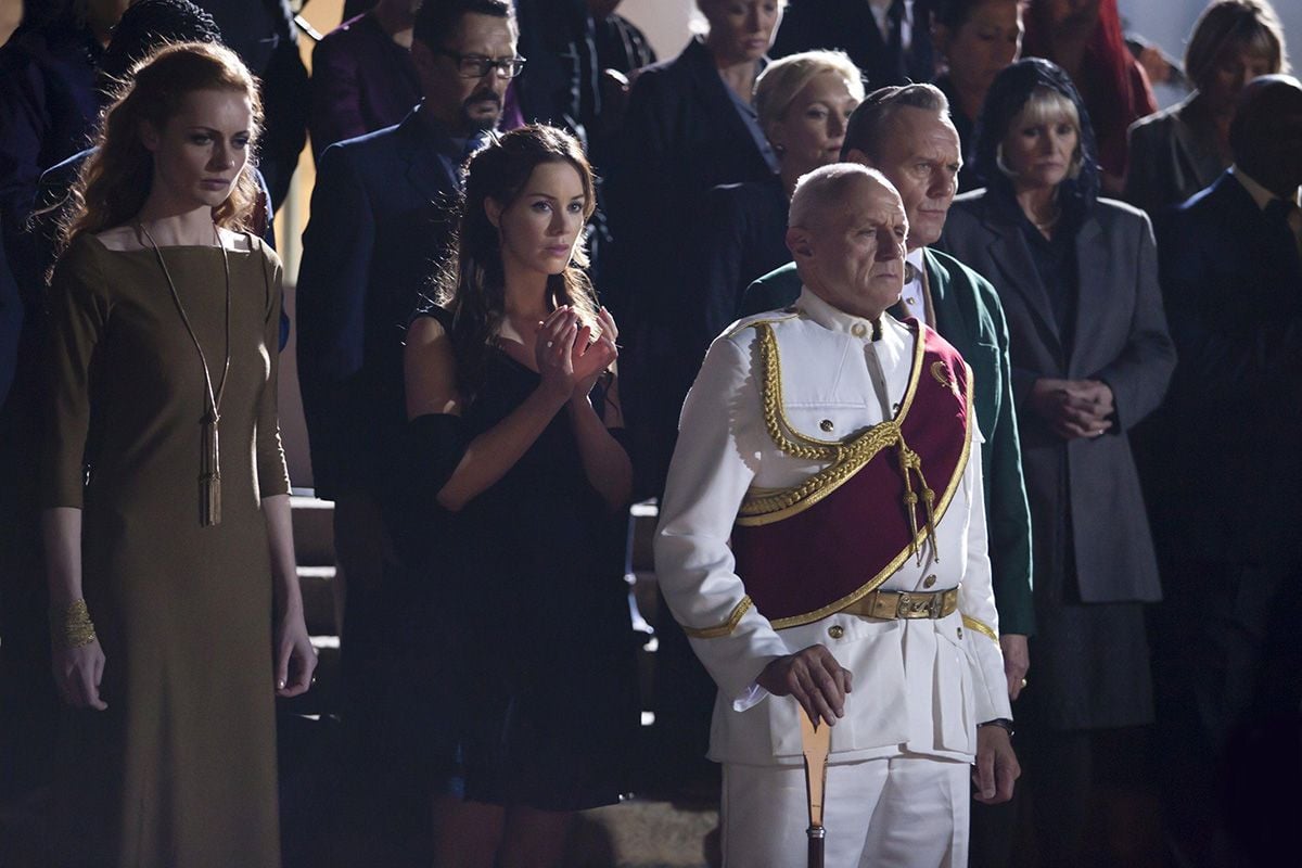 Bild zu Rosalind Halstead - Dominion : Bild Anthony Head, Roxanne McKee ...