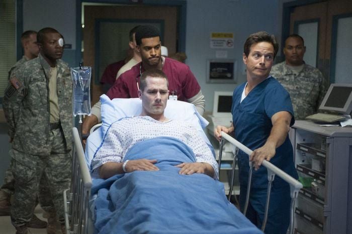The Night Shift: The Night Shift : Bild JR Lemon, Luke MacFarlane - 153 ...