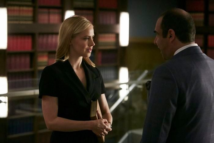 Suits: Suits : Bild Amanda Schull - 461 von 670 - FILMSTARTS.de