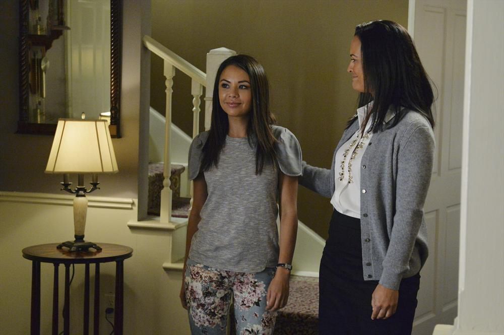 Bild zu Sydney Penny - Pretty Little Liars : Bild Janel Parrish, Sydney ...