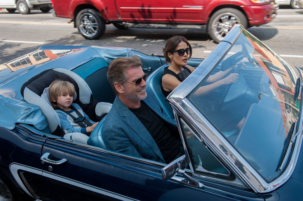 Bild zu Salma Hayek - Professor Love : Bild Pierce Brosnan, Salma Hayek ...