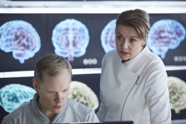 Bild zu Amanda Tapping - Killjoys : Bild Amanda Tapping - Foto 1 von 91 ...