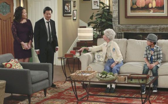 Bild zu Jill Basey - Bild Jill Basey, Ken Jeong, Suzy Nakamura, Ian ...