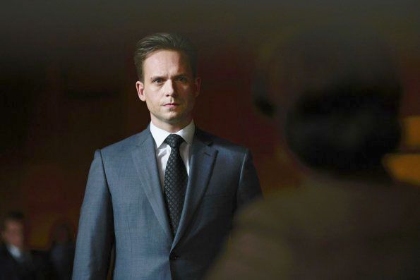 Suits: Suits : Bild Patrick J. Adams - 233 von 670 - FILMSTARTS.de