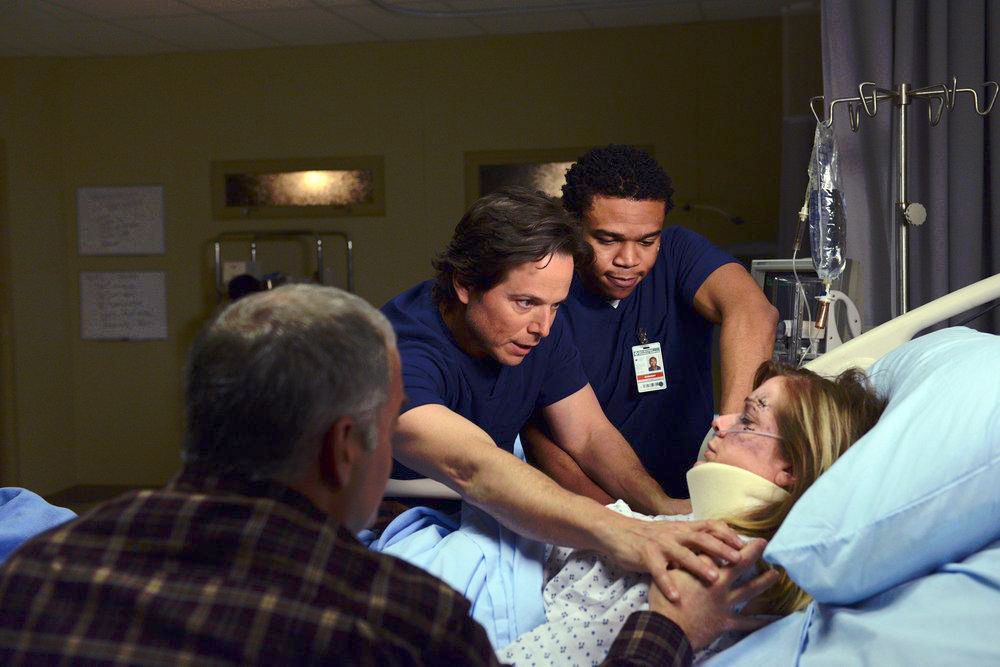 The Night Shift: The Night Shift : Bild Robert Bailey Jr., Scott Wolf ...