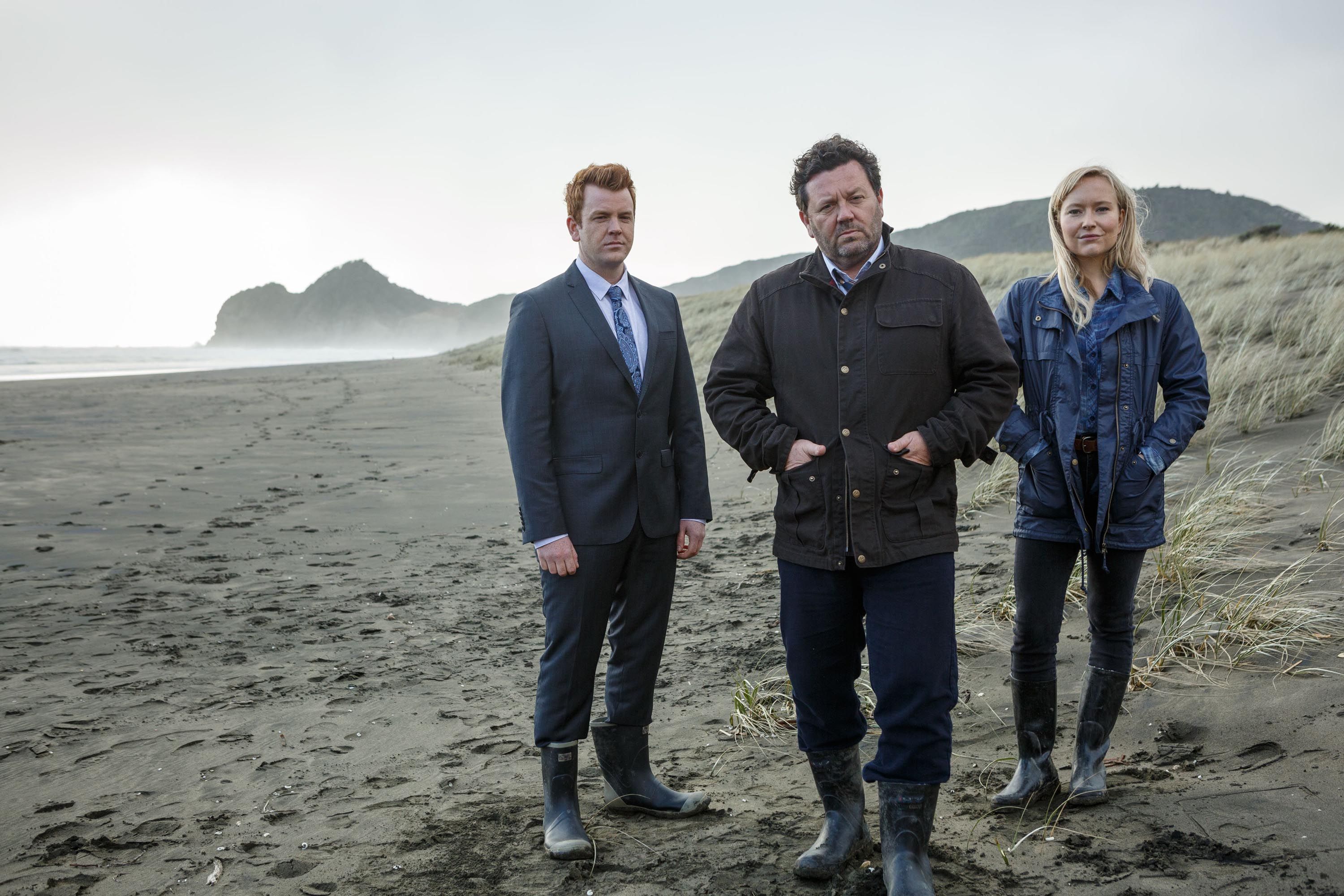 Brokenwood - Mord in Neuseeland: Bild Neill Rea, Nic Sampson, Fern ...