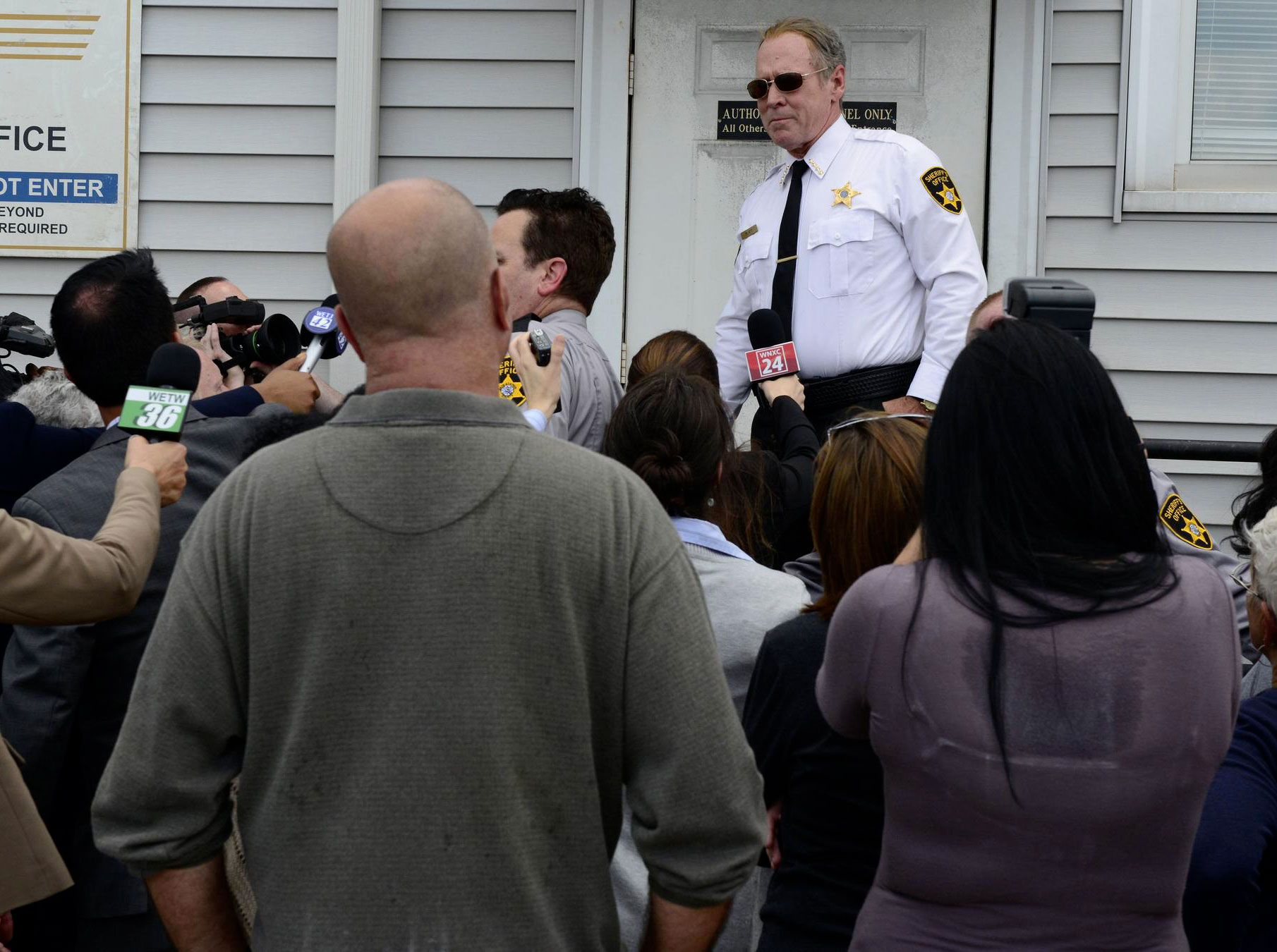 Bild zu Will Patton - Shots Fired : Bild Will Patton - Foto 5 von 50 ...