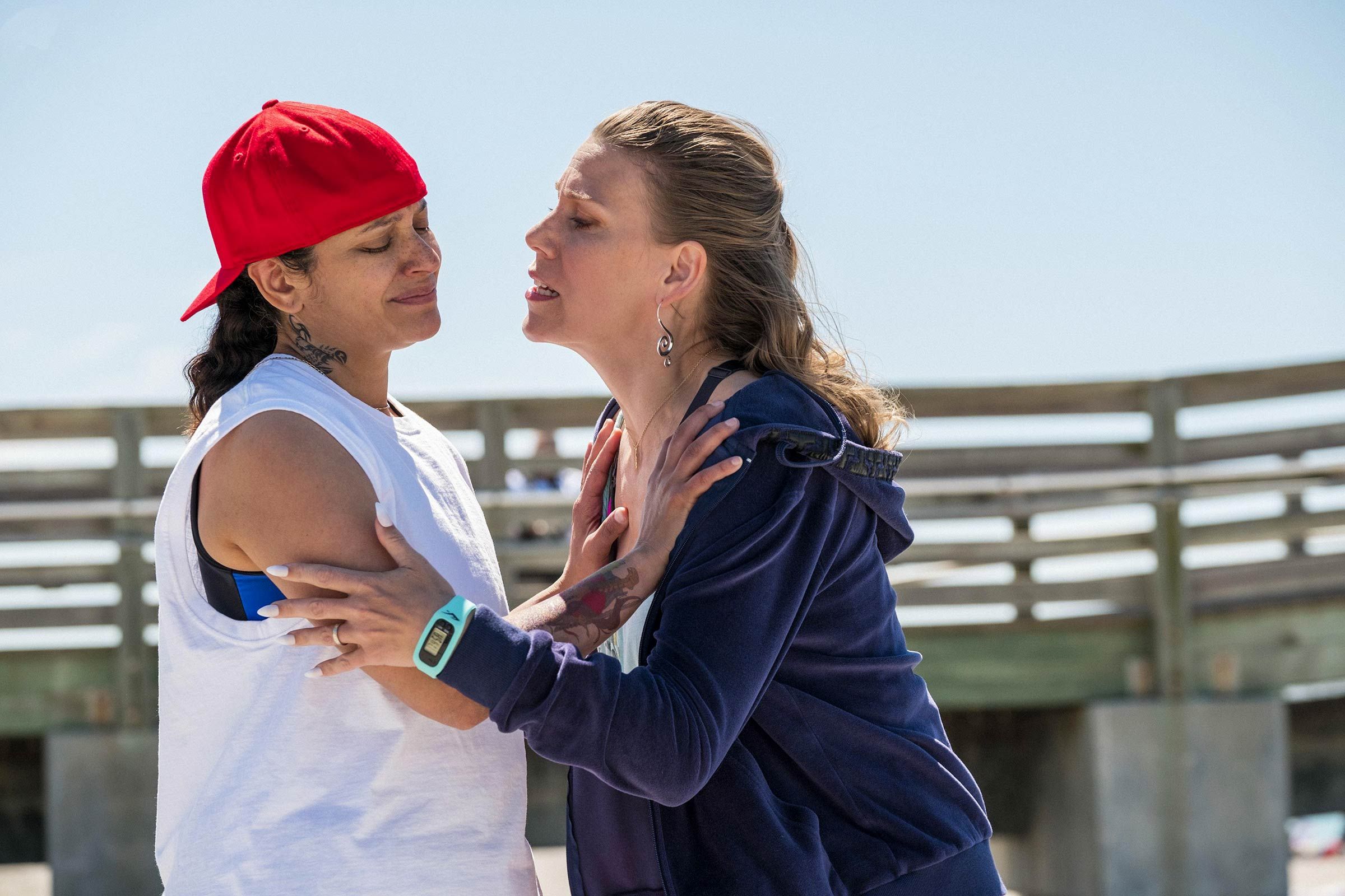 Claws: Claws : Bild Judy Reyes, Jenn Lyon - 85 von 103 - FILMSTARTS.de