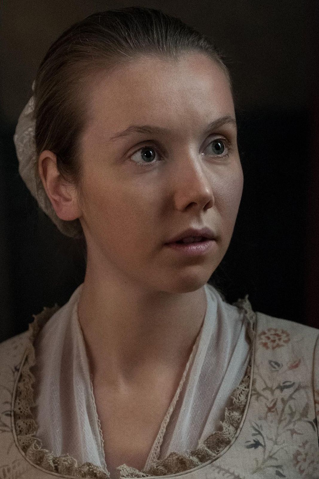 Outlander: Outlander : Bild Nell Hudson - 140 von 378 - FILMSTARTS.de