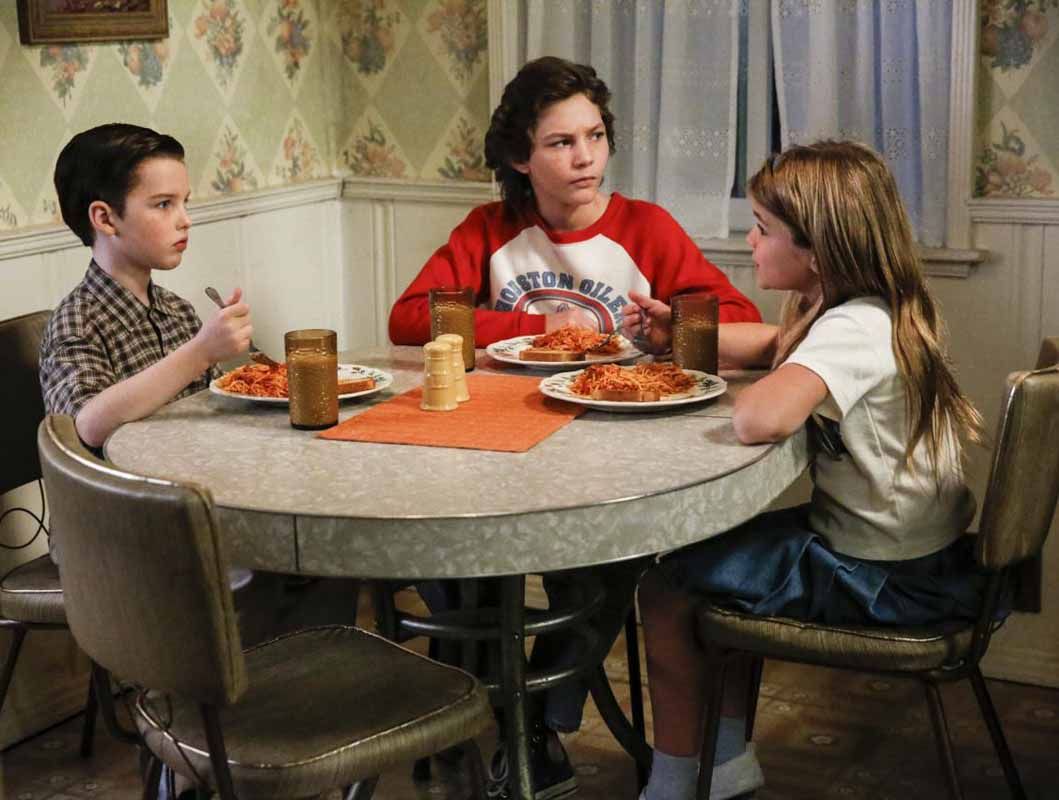 Bild Zu Raegan Revord Young Sheldon Bild Iain Armitage Montana