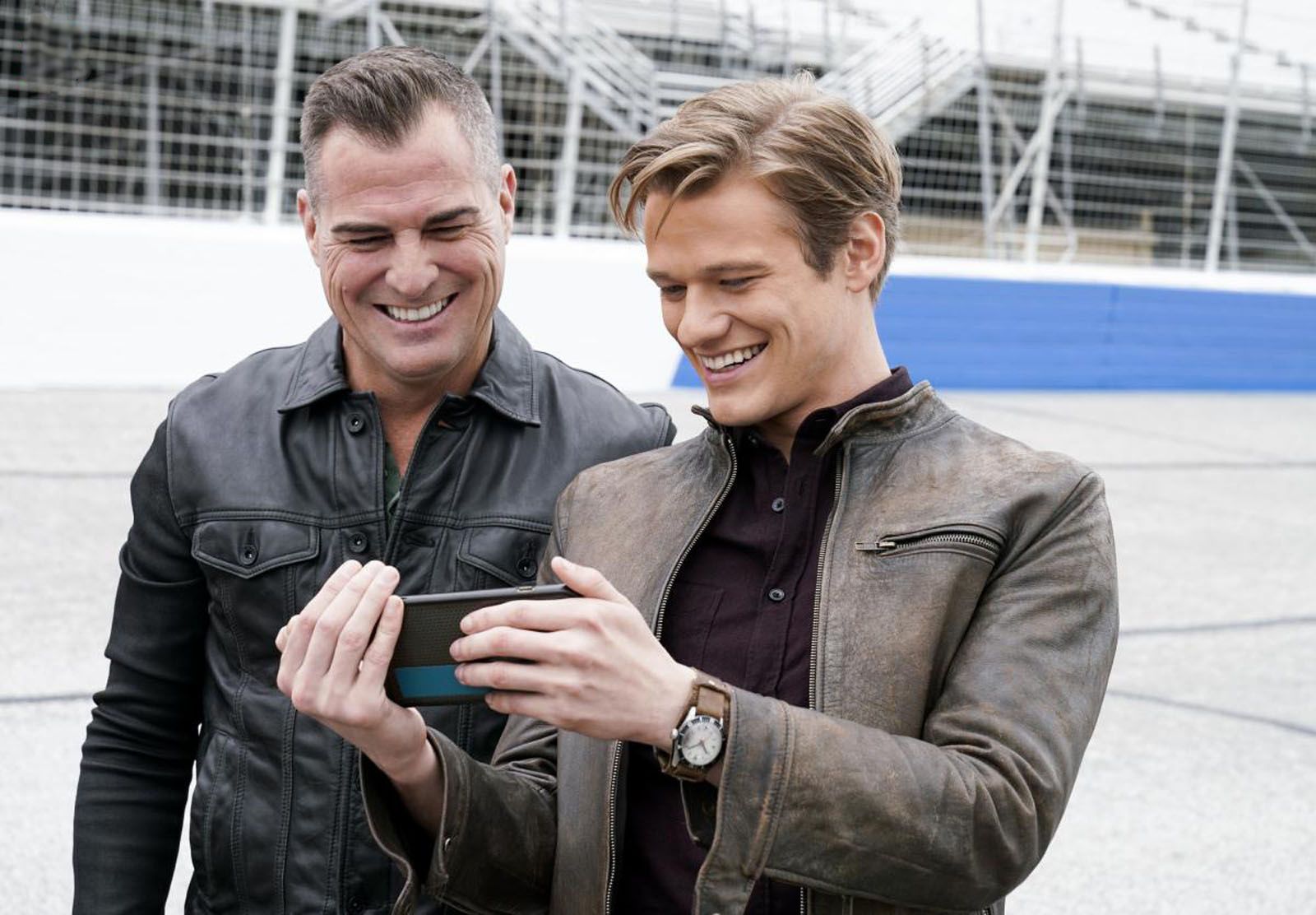 MacGyver (2016): MacGyver (2016) : Bild Lucas Till, George Eads - 175 ...