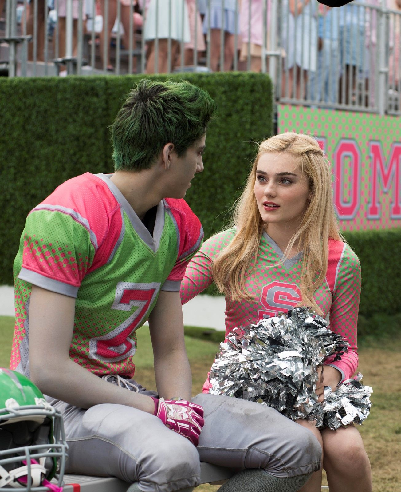 Bild zu Meg Donnelly - Disney Zombies : Bild Meg Donnelly, Milo Manheim ...