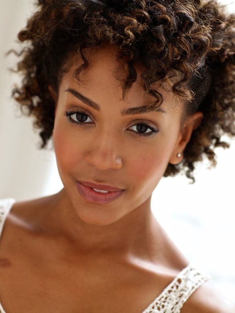 Bild zu Zora Howard - Kinoposter Zora Howard - FILMSTARTS.de