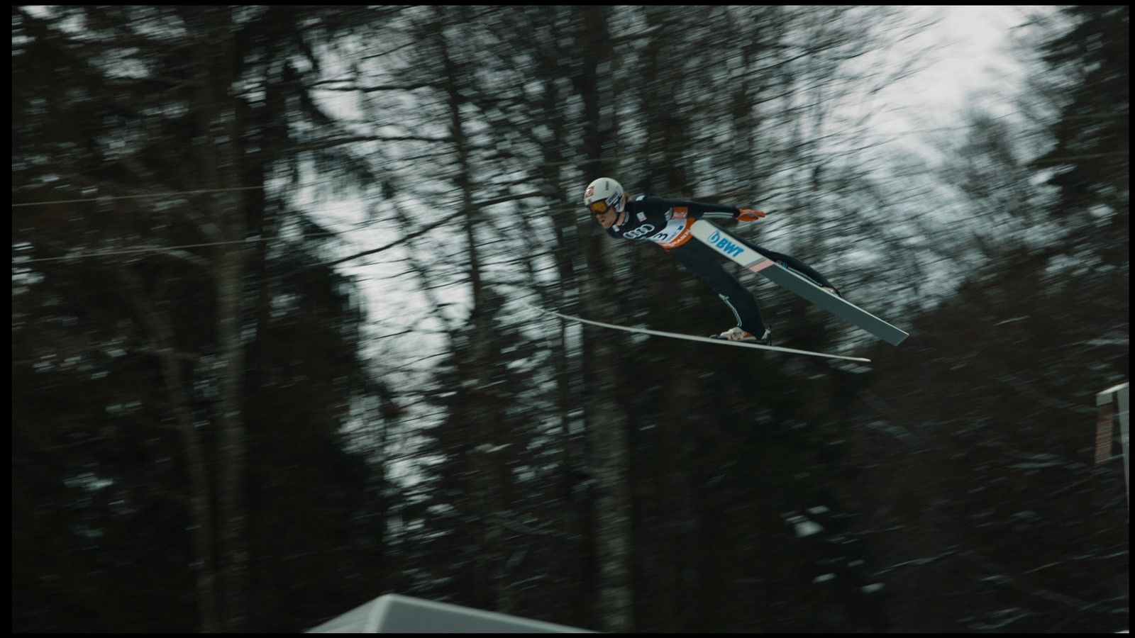 Foto zum Film The Big Jump - Bild 10 auf 16 - FILMSTARTS.de