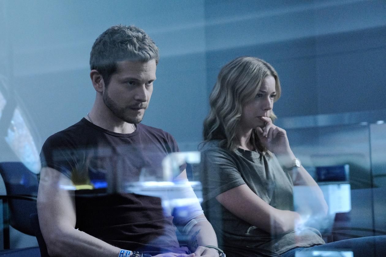 Bild zu Emily VanCamp - Atlanta Medical : Bild Matt Czuchry, Emily ...