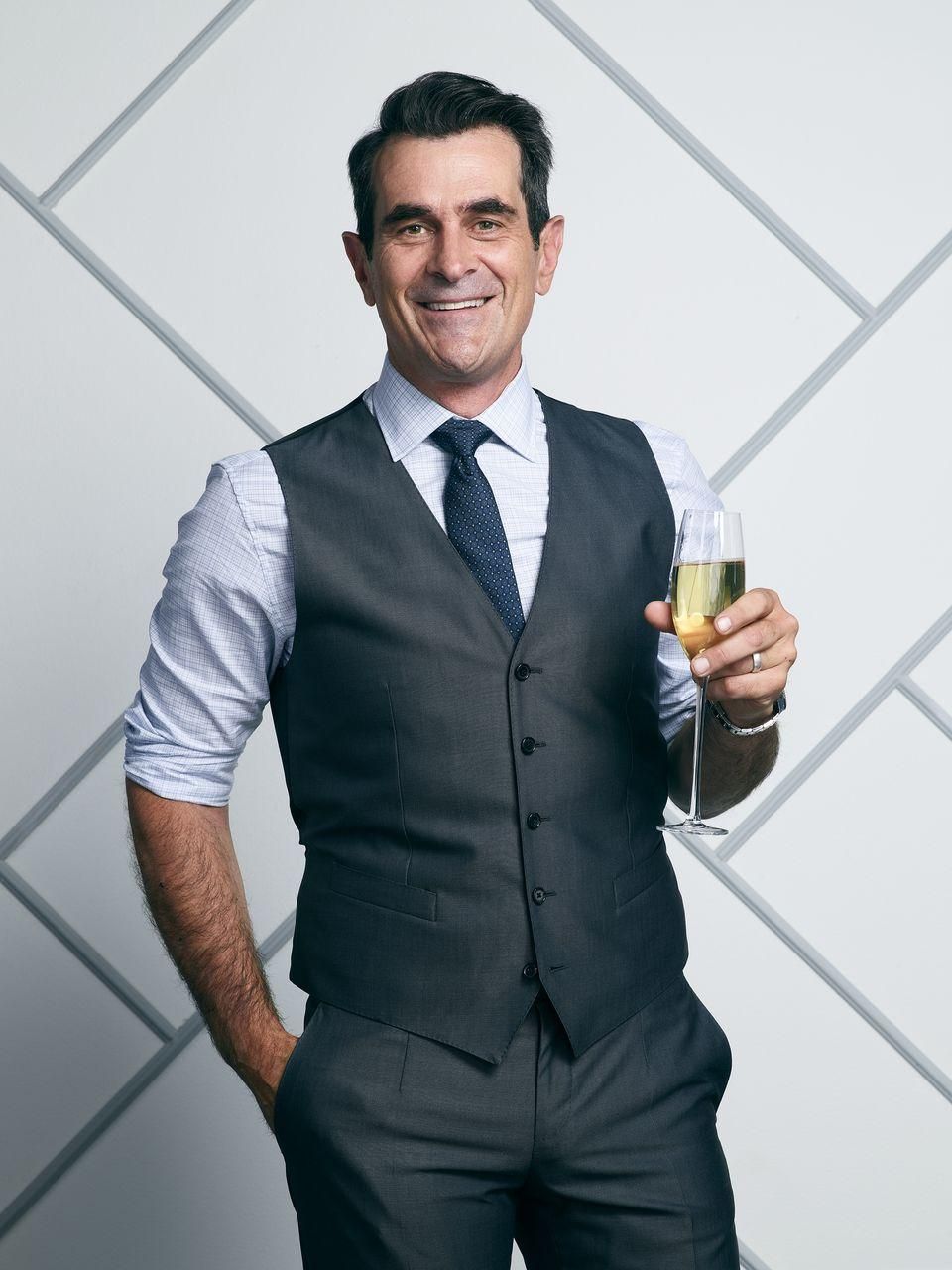 Modern Family: Bild Ty Burrell - 83 von 1074 - FILMSTARTS.de